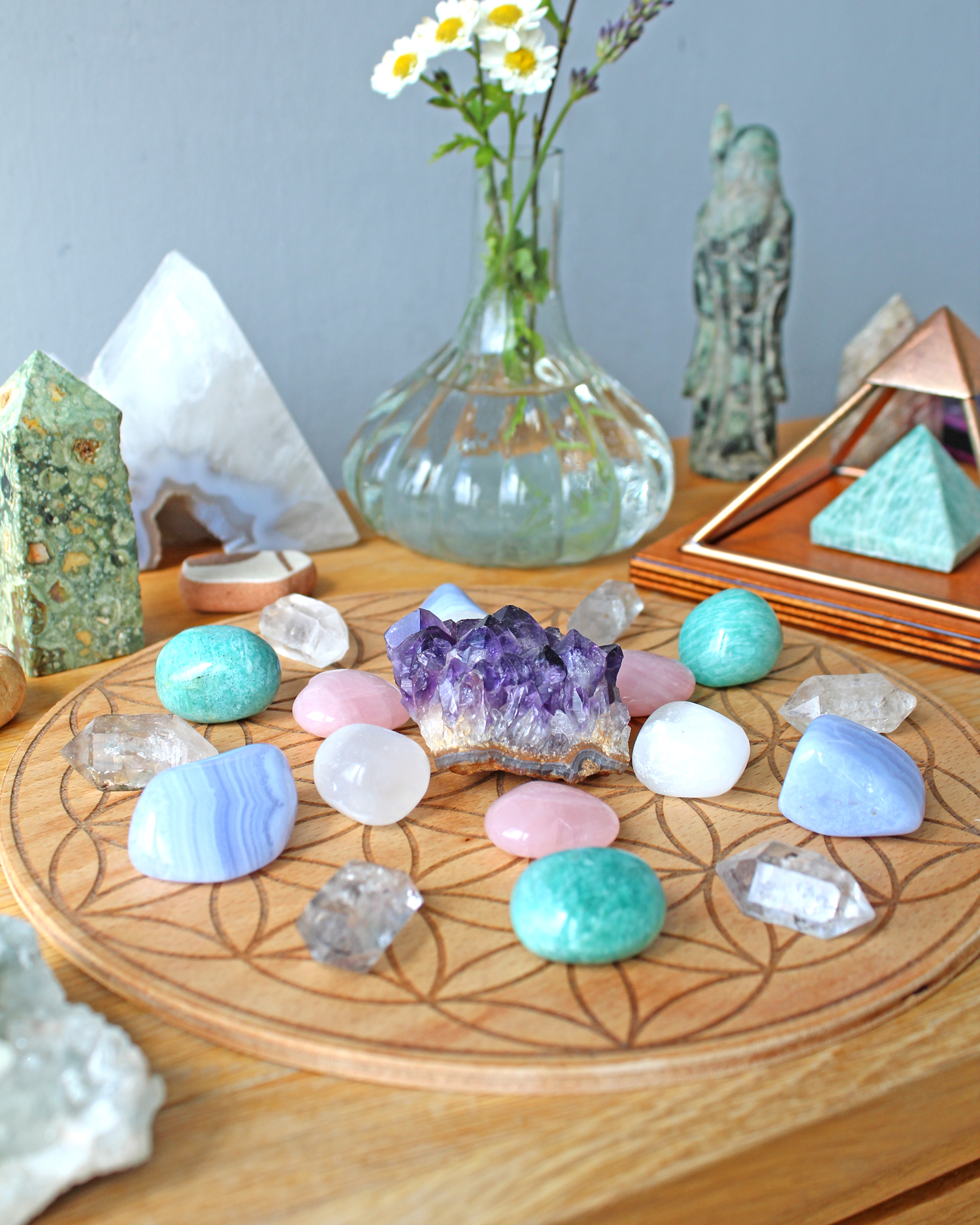 Why Do Crystal Grids Use Multiple Crystals? - Ethan Lazzerini